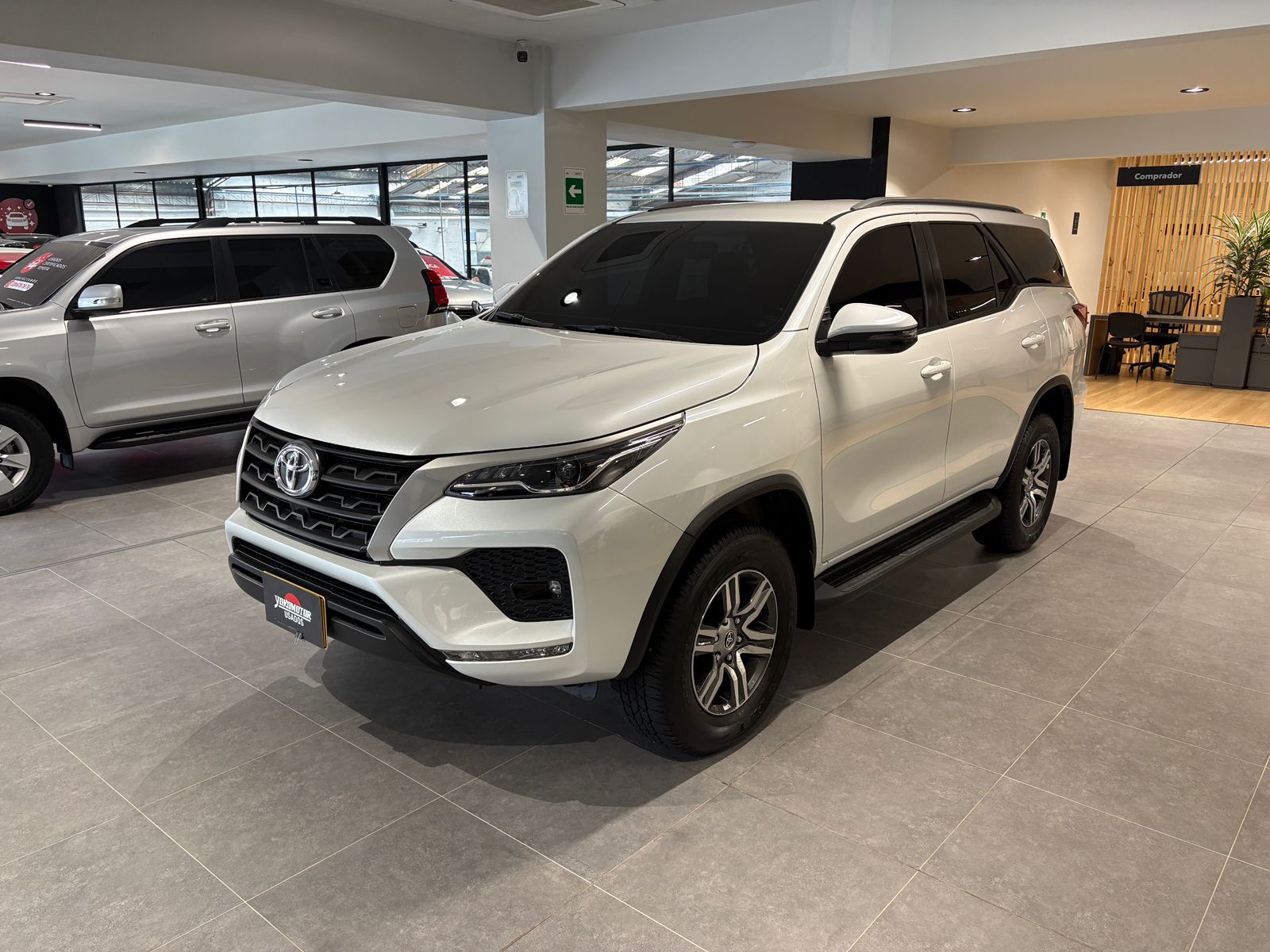 TOYOTA FORTUNER SR 2.4 DIESEL 2024 - Vehículos Usados Yokomotor ...